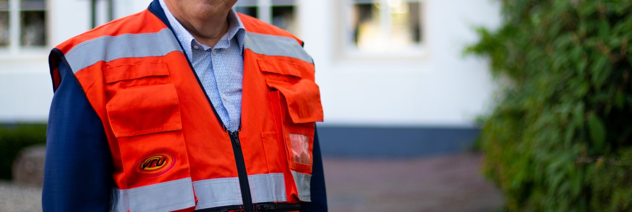 OvDBz Jaap van Meggelen: “Die glazenwassersbak hing op vijftig meter ...